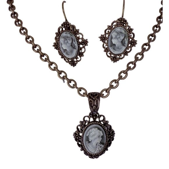 Unbranded | Jewelry | Vintage Cameo Jewelry Set Antique Brass Tone Pendant Rolo Chain Necklace ...